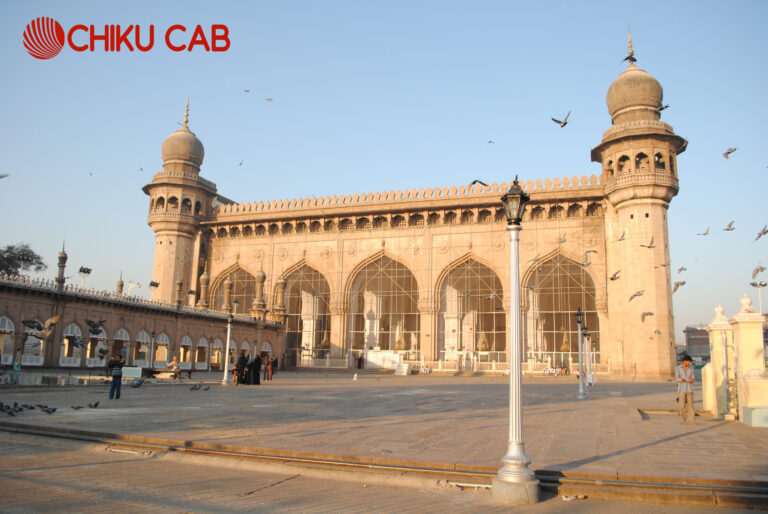 Hyderabad Travel Guide: Explore the Iconic Charminar